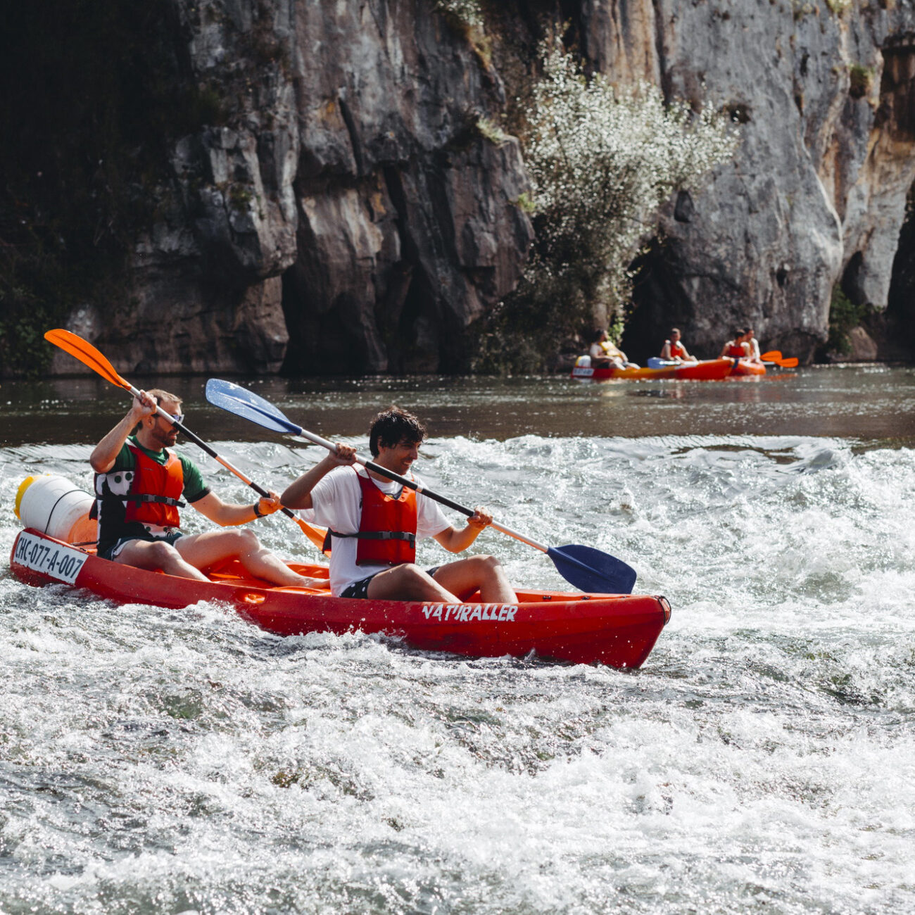 Canoas, kayaks y piraguas en Asturias. Expediciones con rutas por río y ...